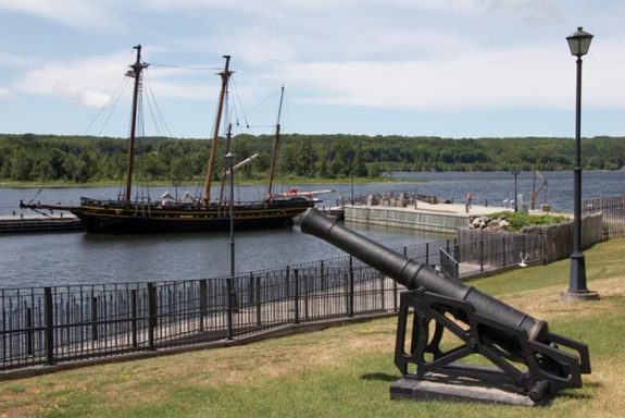 Huronia Historical Parks | Parcs historiques de la Huronie